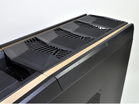 エルミタ的速攻撮って出しレビュー Vol.77 SilverStone「RAVEN 3」 ～ルールを再定義～