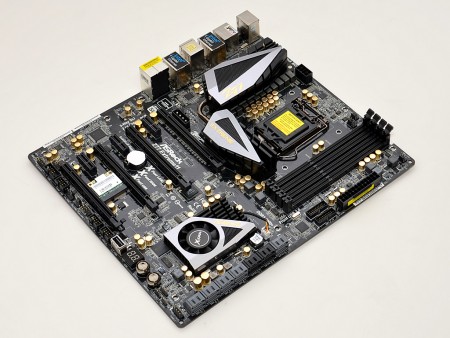 豪華装備のフラグシップマザーボードASRock「Z77 Extreme11」で読込3.8GB/sオーバー達成！ - エルミタージュ秋葉原