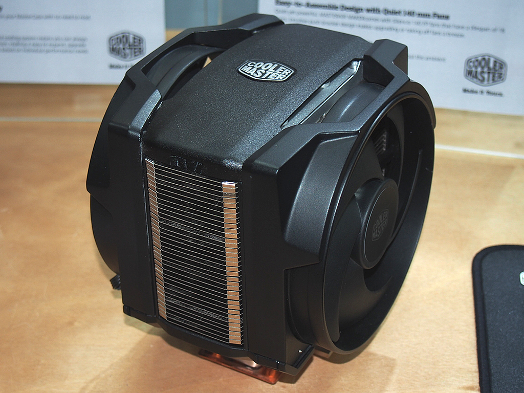 【COMPUTEX】Cooler Masterブースで見つけた立体成型「3DVC」がキモの空冷CPUクーラー - エルミタージュ秋葉原