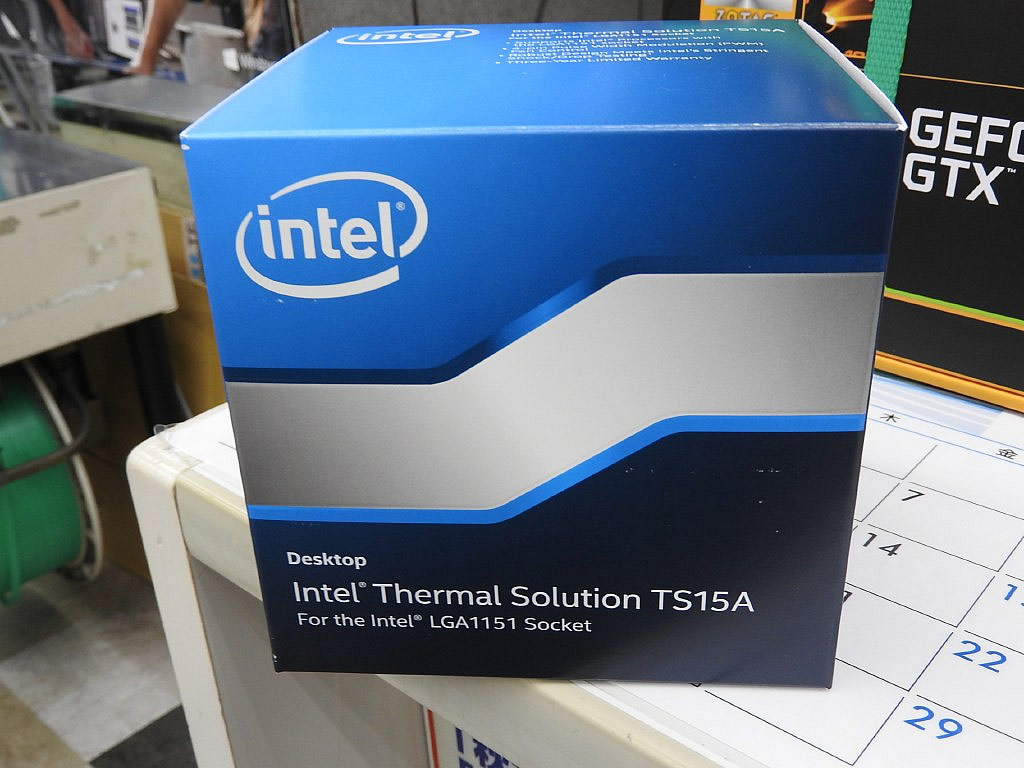 【アキバ入荷情報】Skylake対応のIntel純正CPUクーラー「BXTS15A」はずいぶんデカい - エルミタージュ秋葉原