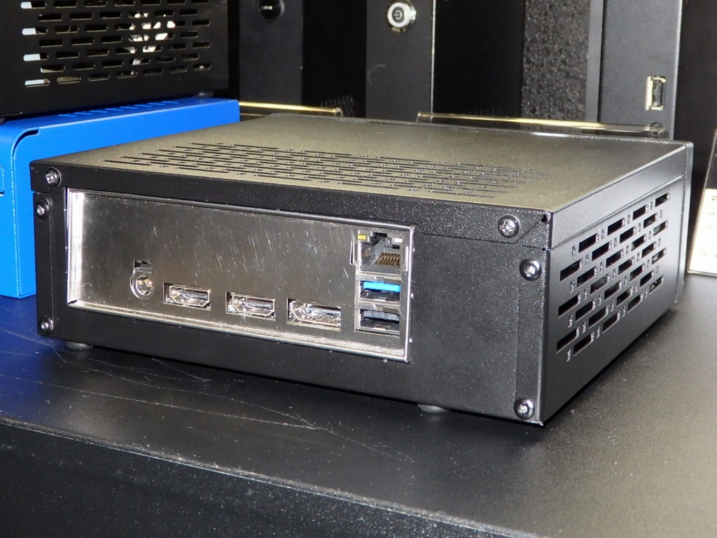 【COMPUTEX】メーカーごとにカスタマイズモデルをラインナップ。Silver StoneがMini-STXケースを準備中 - エルミタージュ秋葉原