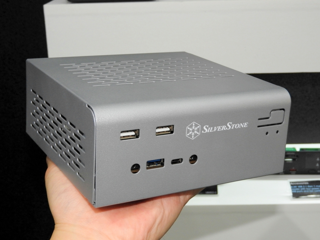 【COMPUTEX】メーカーごとにカスタマイズモデルをラインナップ。Silver StoneがMini-STXケースを準備中 - エルミタージュ秋葉原