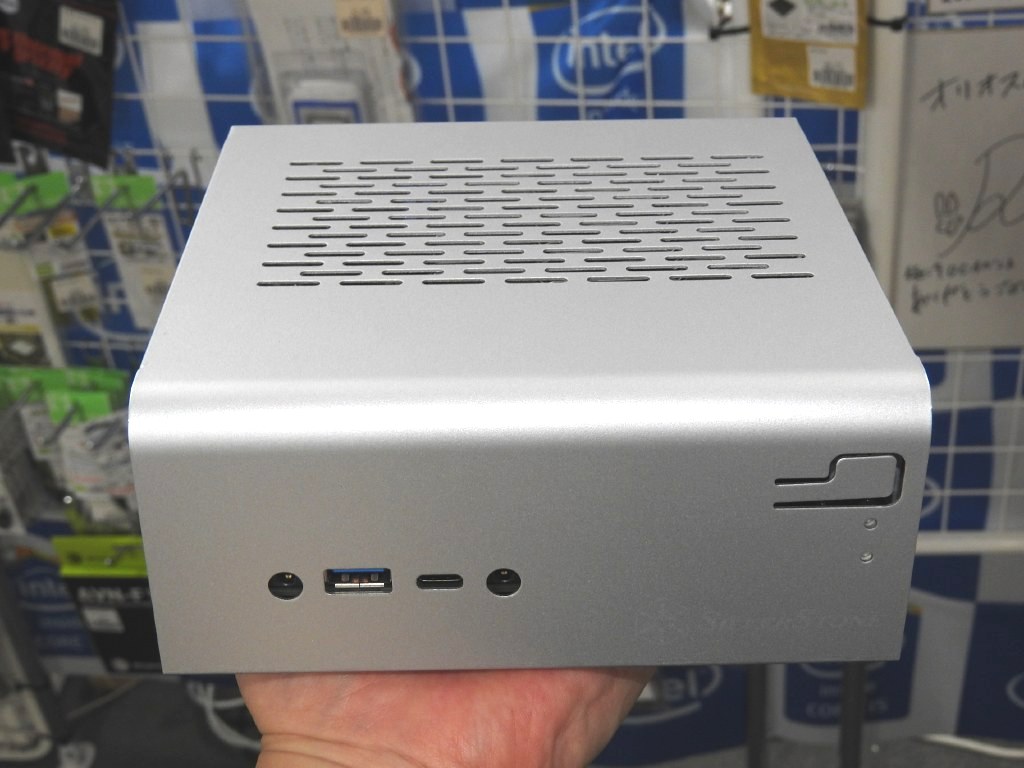 驚くほど小さい、オリオスペック「QUIESPEC Mini Cube VT01 SL」を画像でチェック - エルミタージュ秋葉原