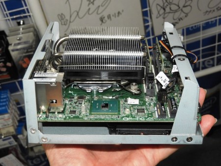 驚くほど小さい、オリオスペック「QUIESPEC Mini Cube VT01 SL」を画像でチェック - エルミタージュ秋葉原