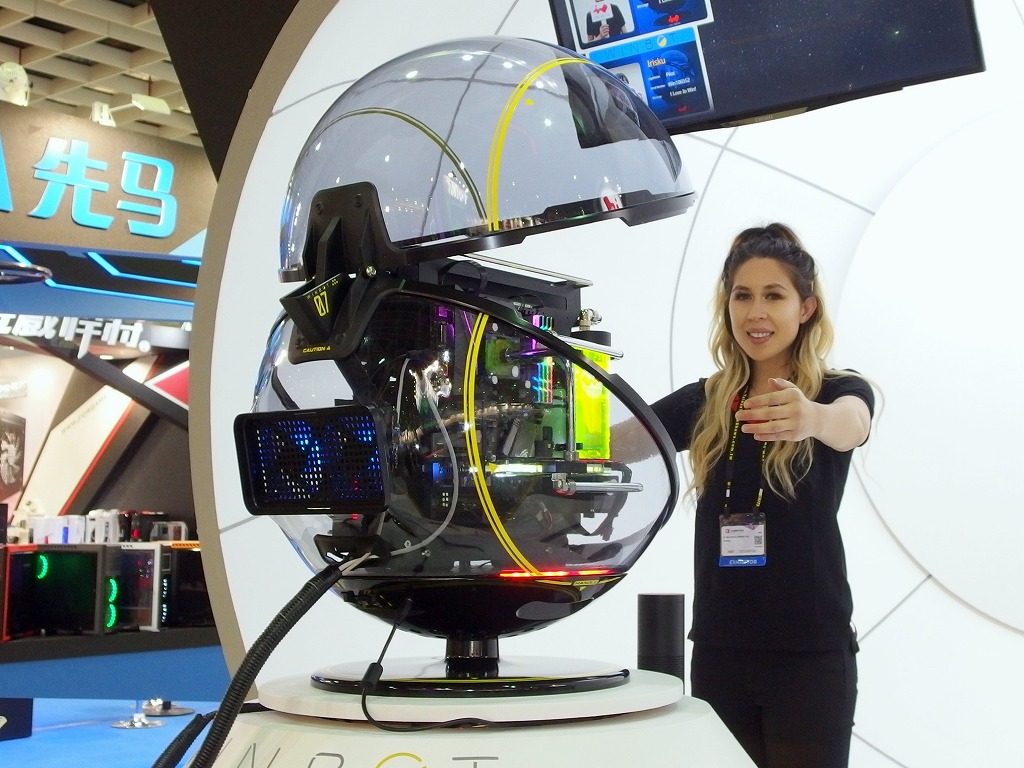 「COMPUTEX 2017」で話題を呼んだ超大型球体ケース、In Win「WINBOT」発売決定 - エルミタージュ秋葉原