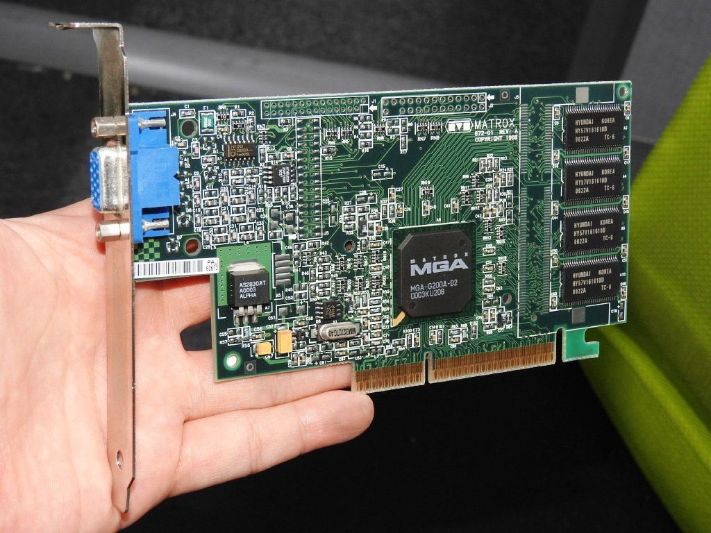 AGP対応のMatrox「Millennium G200 LE」をパソコンショップアークで発見 - エルミタージュ秋葉原