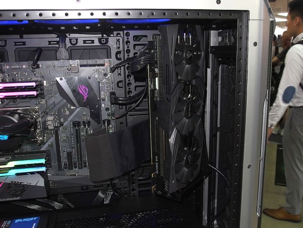 【COMPUTEX】改良したらこうなった。Cooler Master「COSMOS 700M」2つのポイント - エルミタージュ秋葉原