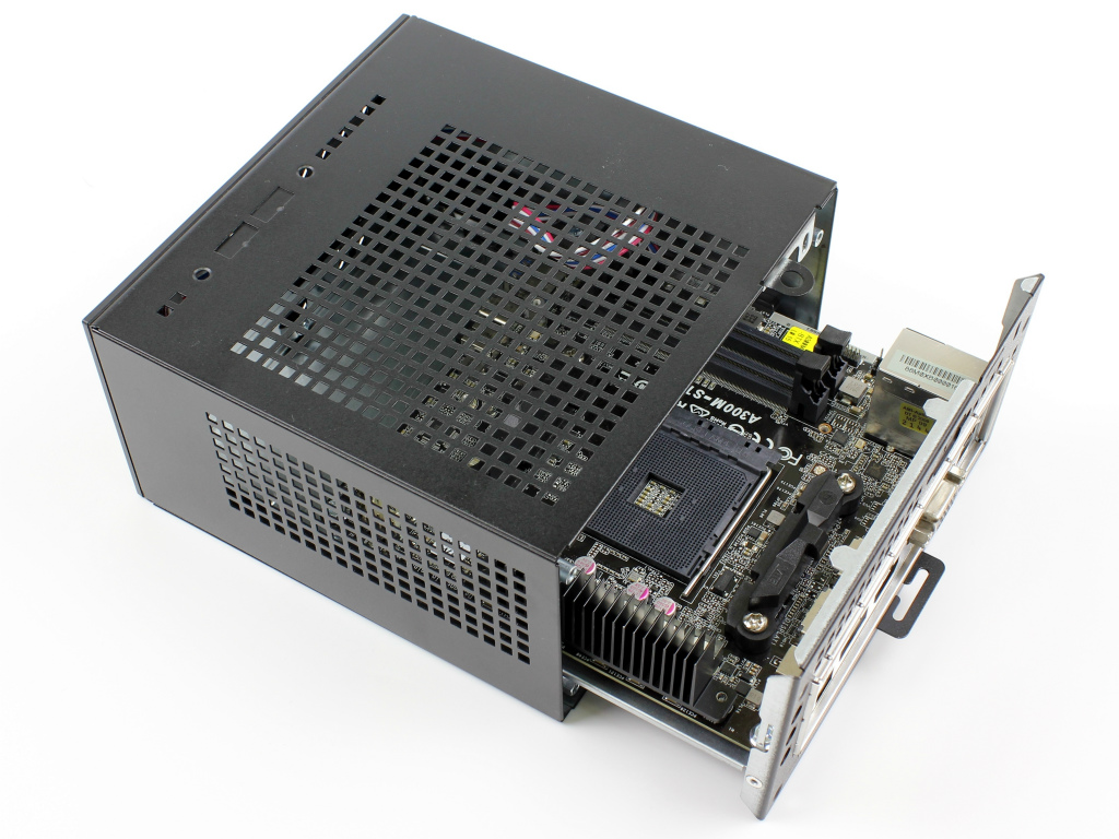 GPU性能に自信あり。Mini-STX初のRyzen対応ベアボーンキットASRock「DeskMini A300」 - エルミタージュ秋葉原