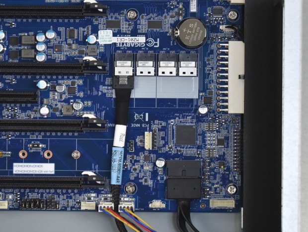 データセンタークラスの実力を備えたタワー型EPYCサーバー、GIGABYTE「W291-Z00」を試す - エルミタージュ秋葉原