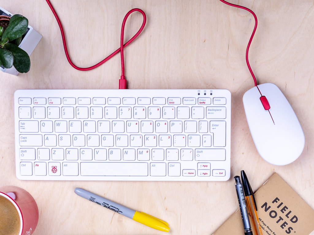 ラズパイ公式キーボード「Raspberry Pi keyboard and hub」に新配列4モデル - エルミタージュ秋葉原