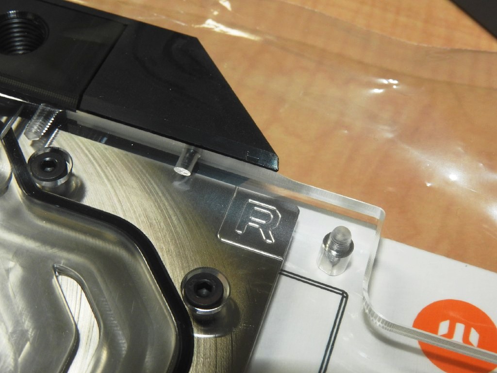 Radeon VIIを1スロット化できる専用ウォーターブロックがEK Water Blocksから発売 - エルミタージュ秋葉原