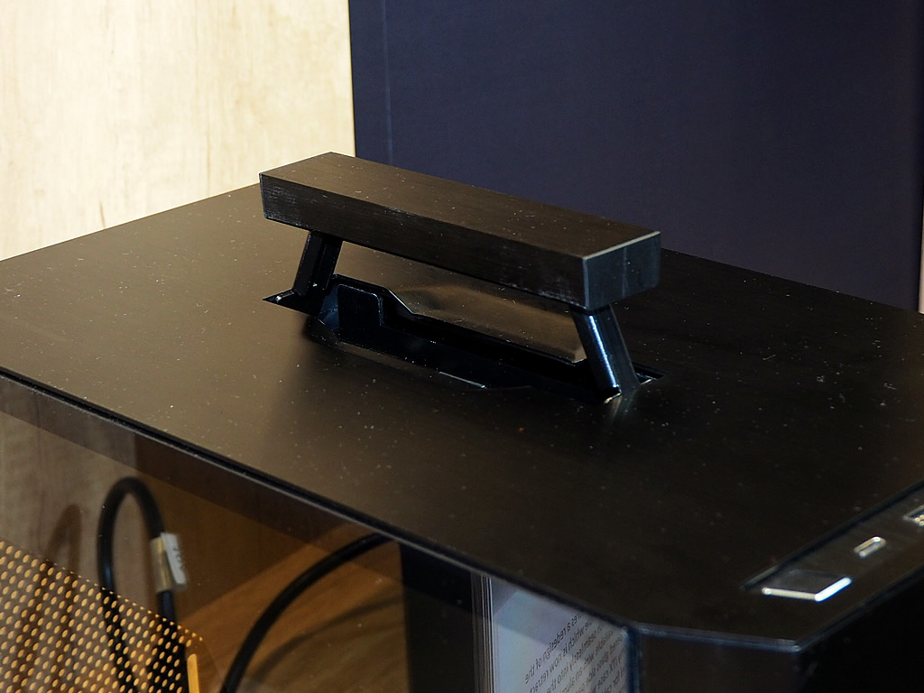 COMPUTEX：シームレスな格納式ハンドルをつけたLian Li「TU150」の持ち運び用途とは - エルミタージュ秋葉原