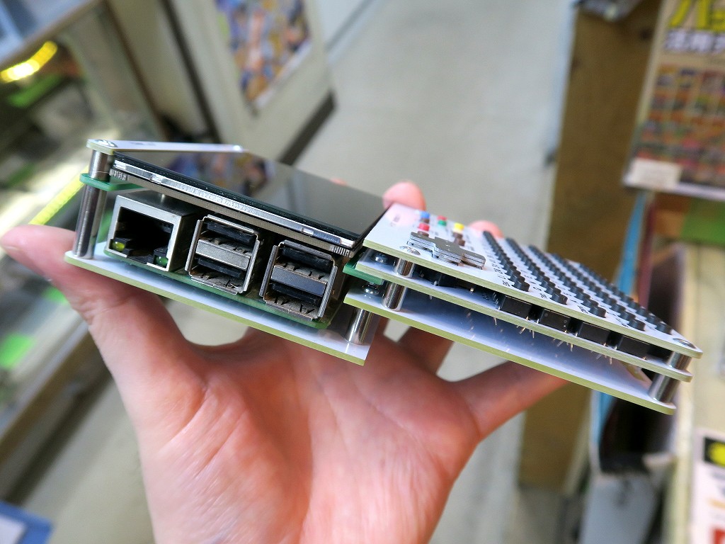 Raspberry Pi 3ベースのハンドヘルドPCが自作できる「Hyper Keyboard pi」が販売中 - エルミタージュ秋葉原