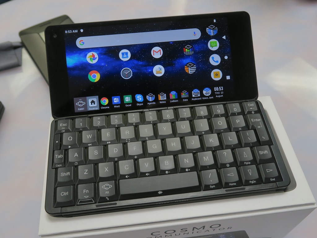 物理キーボードに背面液晶！変態スマホの完全体を目指す「Cosmo Communicator」が日本上陸 - エルミタージュ秋葉原