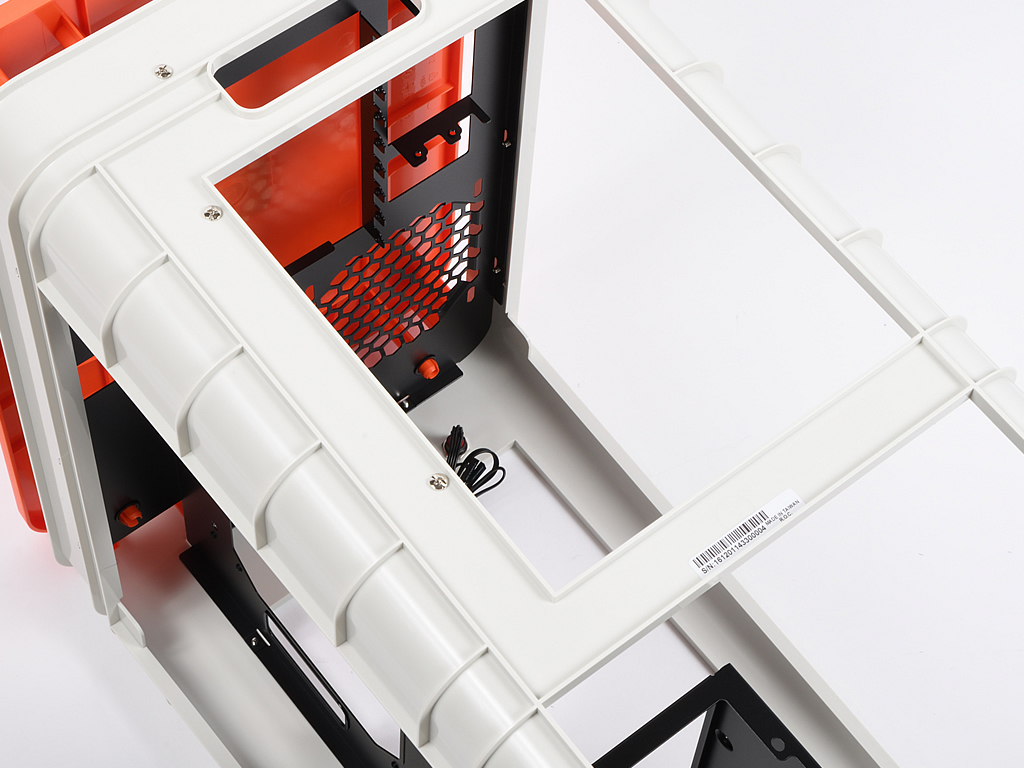 これで全てが分かる。In Win「ALICE」徹底解説 - エルミタージュ秋葉原