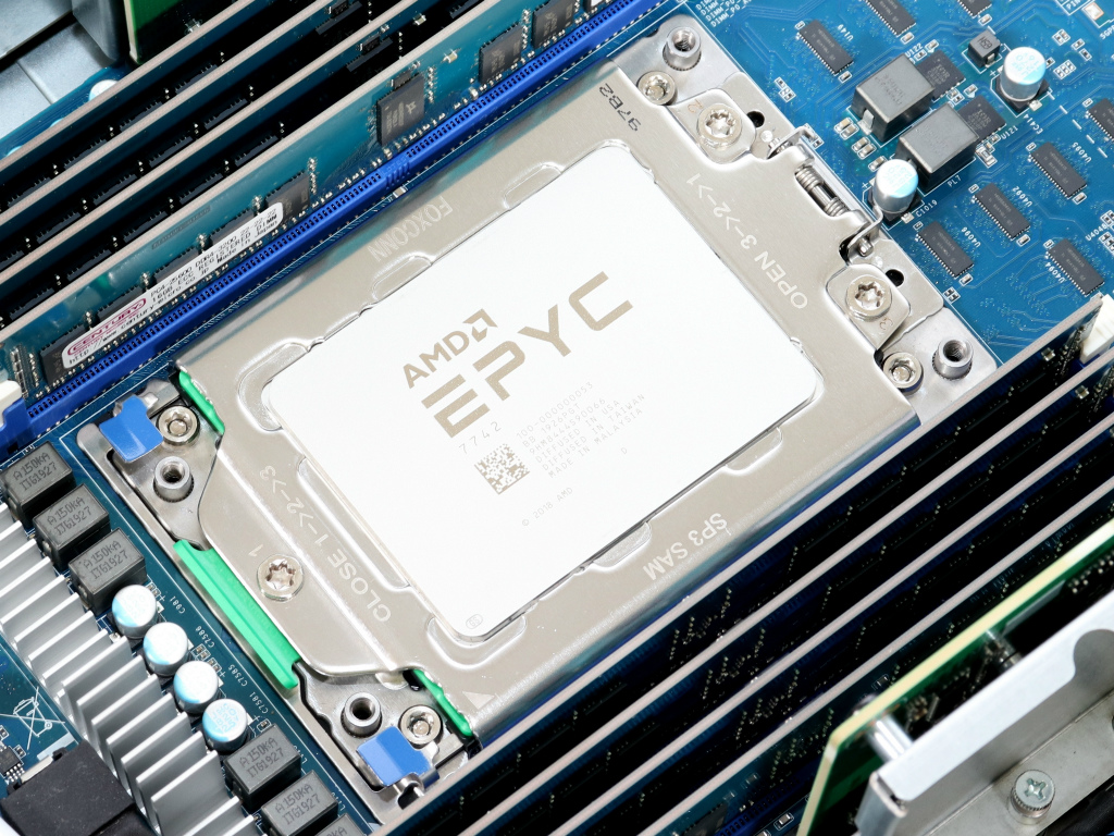 64コア/128スレッドのAMD EPYC 7002対応サーバー、GIGABYTE「G242-Z10」を試す - エルミタージュ秋葉原