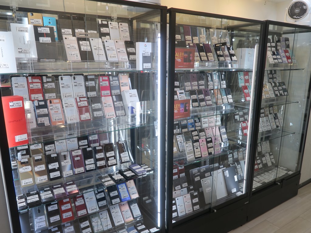 ジャンクスマホの「ワールドモバイル アキバ店」が駅前に移転、本日正式オープン - エルミタージュ秋葉原