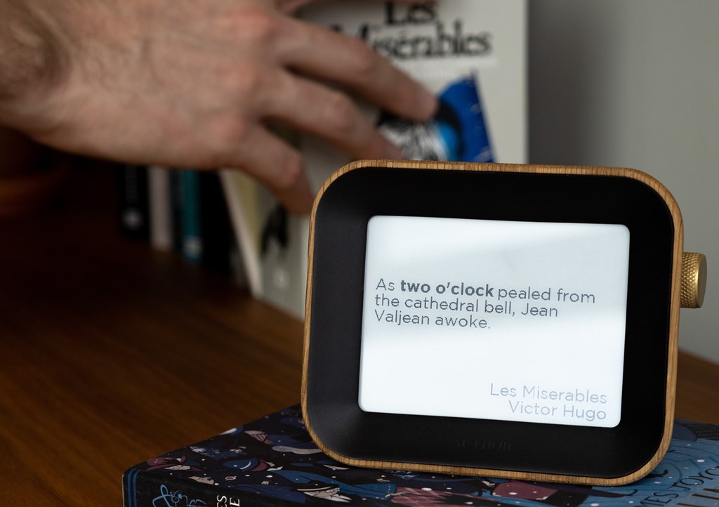 【次に来るモノ】小説が時間を教えてくれる、読む「作家時計」がキニナル - エルミタージュ秋葉原