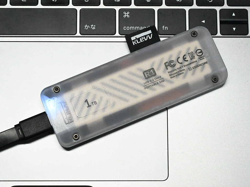 速度もセンスも最先端。スケルトン筐体の驚速ポータブルSSD、KLEVV「R1 Portable SSD」 - エルミタージュ秋葉原
