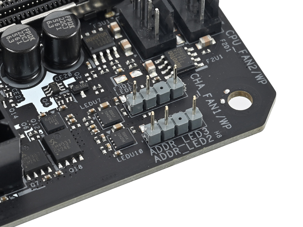 堅牢な電源回路と最新インターフェイスに対応した高耐久マザーボード、ASRock「Z790 Steel Legend WiFi ...