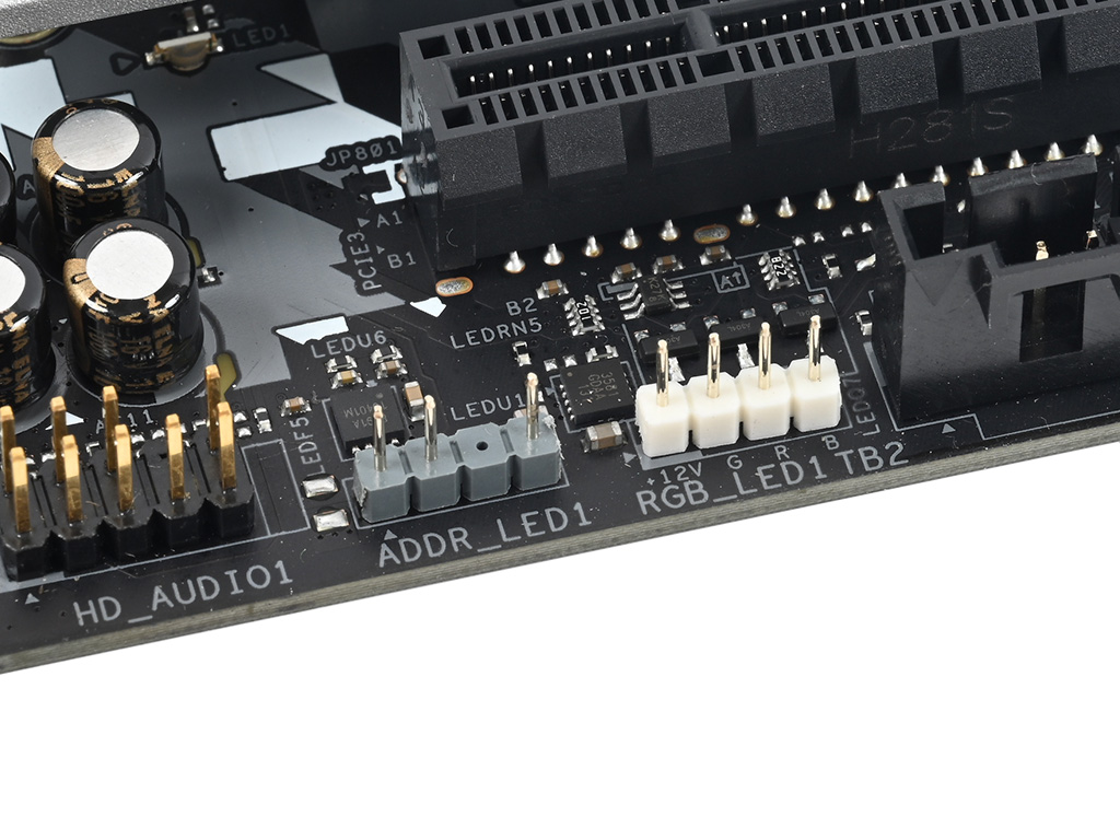 堅牢な電源回路と最新インターフェイスに対応した高耐久マザーボード、ASRock「Z790 Steel Legend WiFi ...