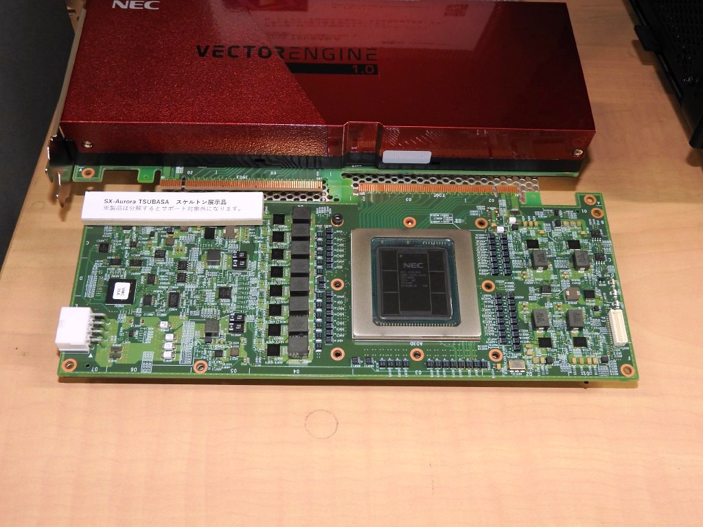 NECのPCIe型ベクトルエンジン「SX-Aurora TSUBASA」がオリオスペックで展示中 - エルミタージュ秋葉原
