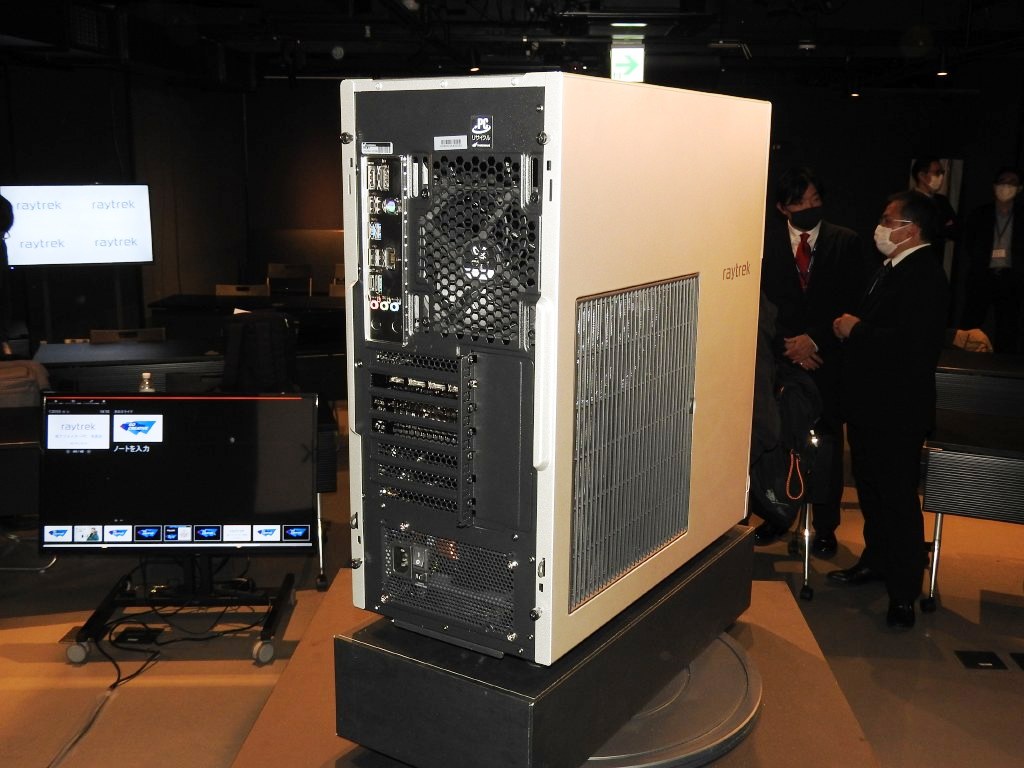 デザインや機能にこだわったクリエイターのためのPCケース。raytrek「4C」発表会レポート - エルミタージュ秋葉原