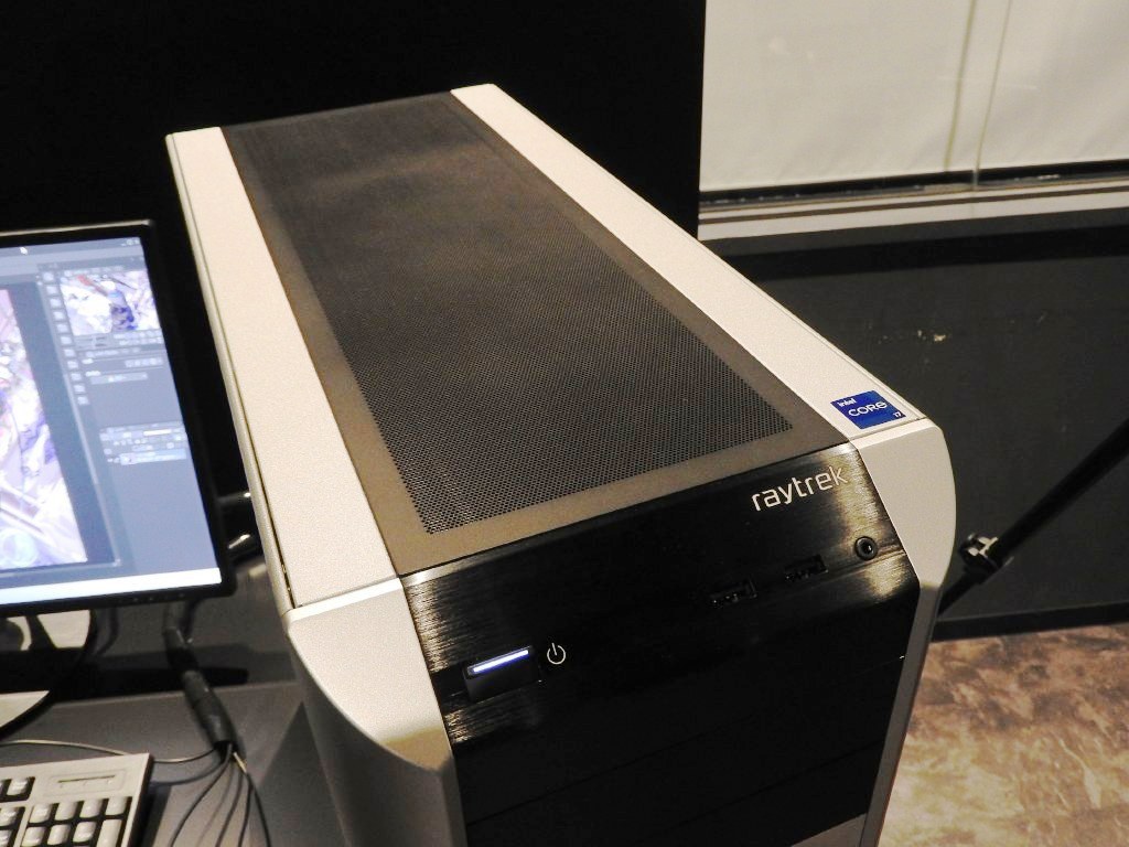 デザインや機能にこだわったクリエイターのためのPCケース。raytrek「4C」発表会レポート - エルミタージュ秋葉原
