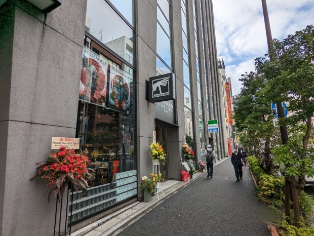 WARHAMMERの世界観に浸れる大型店舗「Warhammer Store & Café Tokyo」がオープン - エルミタージュ秋葉原