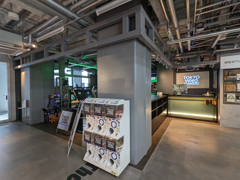 アーケードゲームが遊び放題のカフェ＆バー「TOKYO VIDEO GAMERS」が復活 - エルミタージュ秋葉原