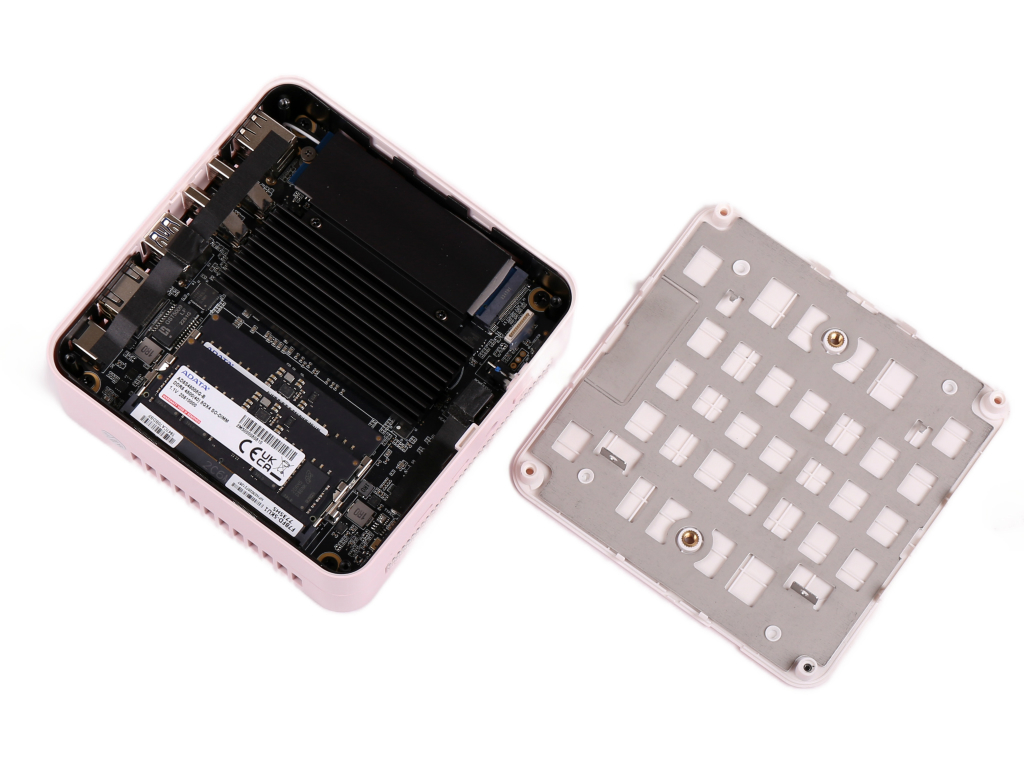 ゲームも快適な“桜デザイン”の超小型PC、MINISFORUM「UM773 SE」検証 - エルミタージュ秋葉原