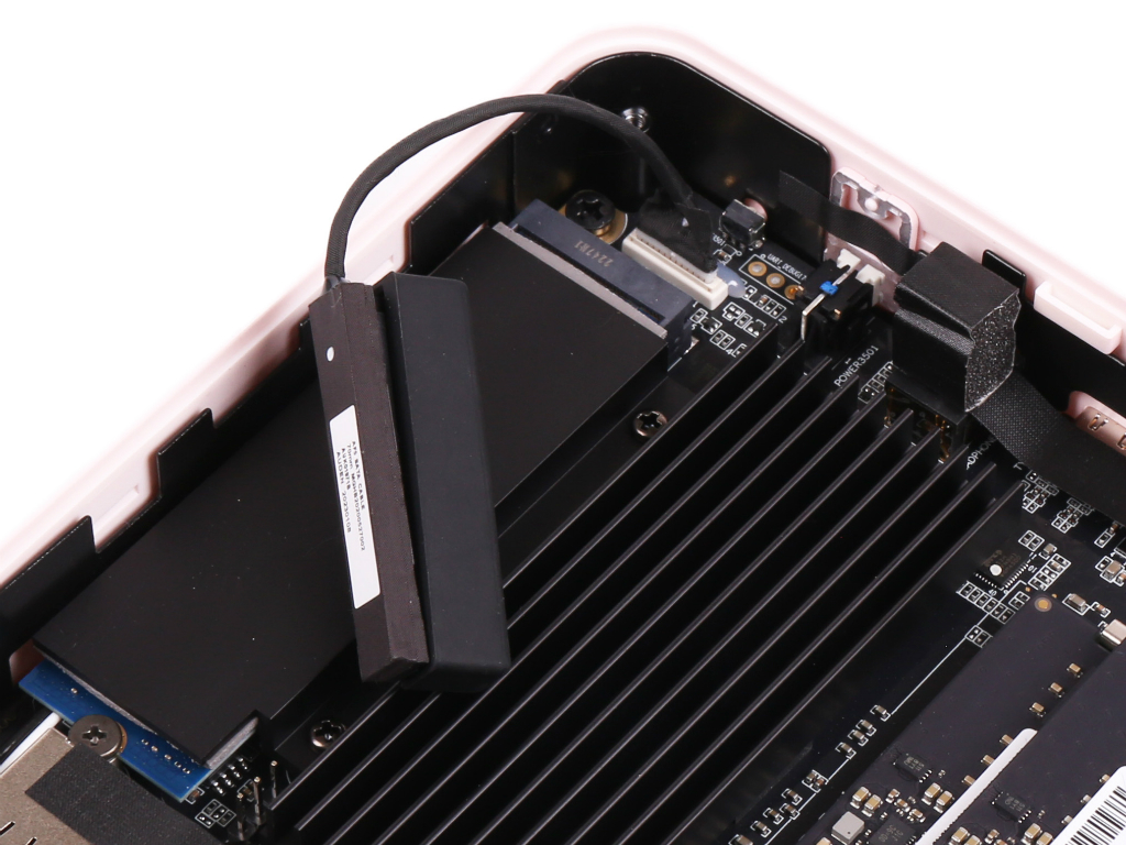 ゲームも快適な“桜デザイン”の超小型PC、MINISFORUM「UM773 SE」検証 - エルミタージュ秋葉原