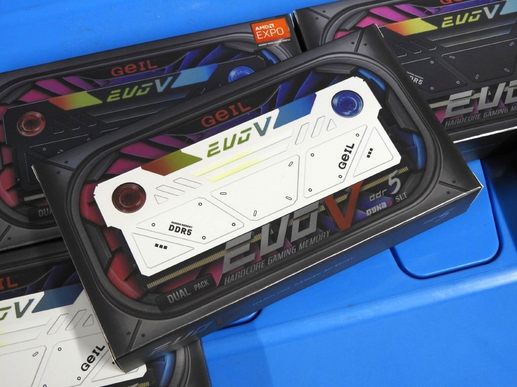 EVO_V_akb_01 - エルミタージュ秋葉原