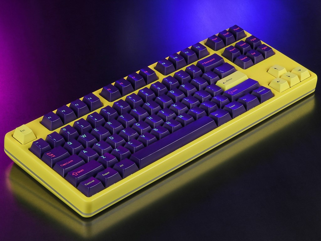 サイバーパンクカラーのHoly Panda Xスイッチ搭載キーボード「DROP PARAGON SERIES CYBOARD ...