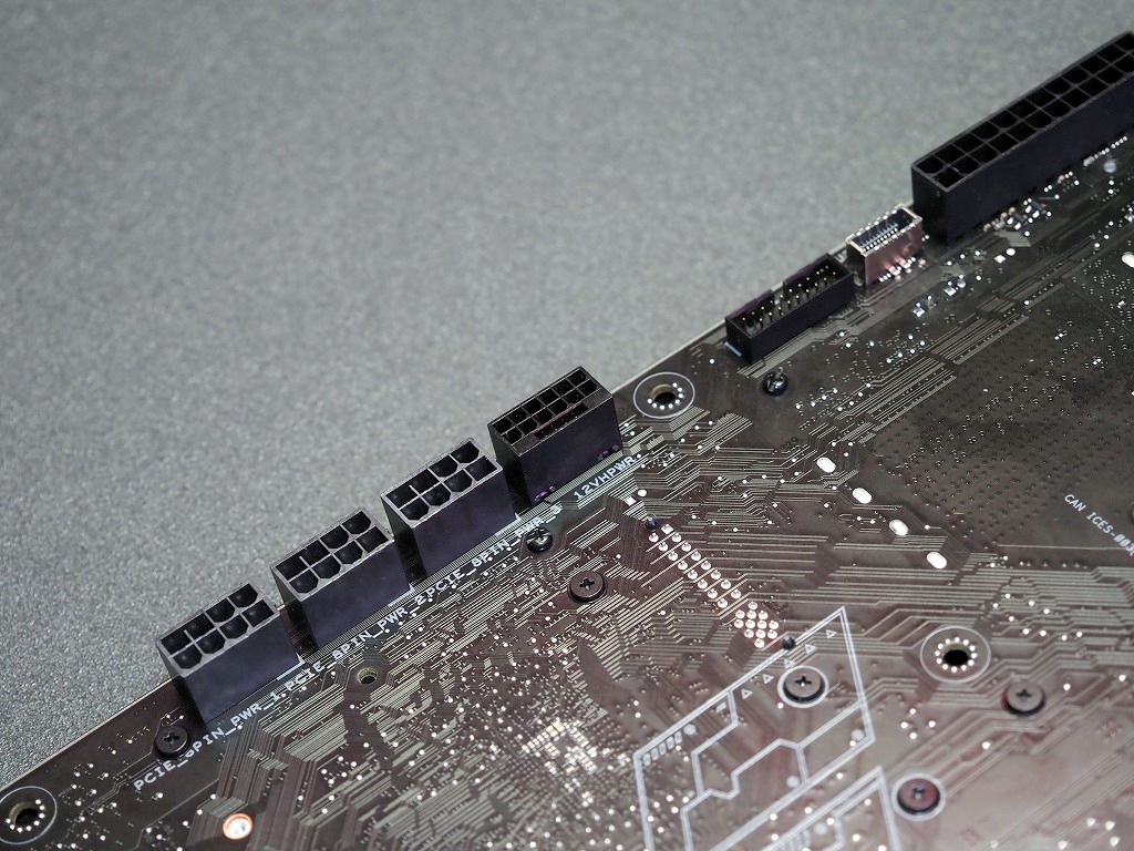 COMPUTEX：ASUS、VGAの補助電源ケーブルも隠せる「Hidden-Connector Concept」モデル披露 - エルミタージュ秋葉原