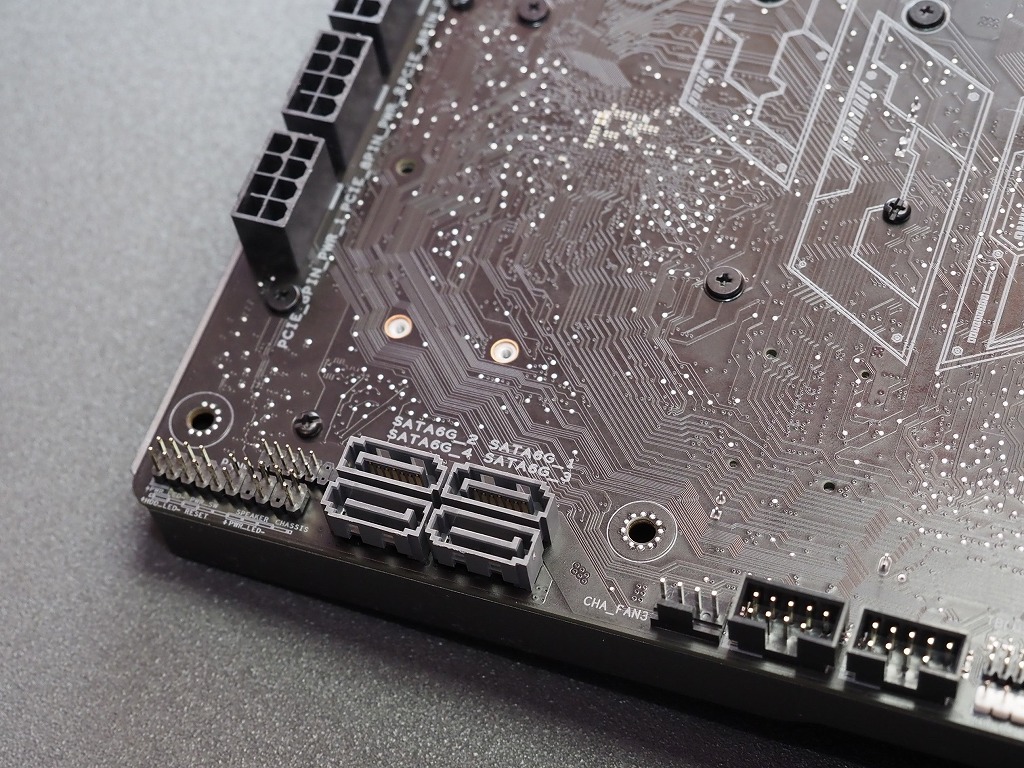 COMPUTEX：ASUS、VGAの補助電源ケーブルも隠せる「Hidden-Connector Concept」モデル披露 - エルミタージュ秋葉原