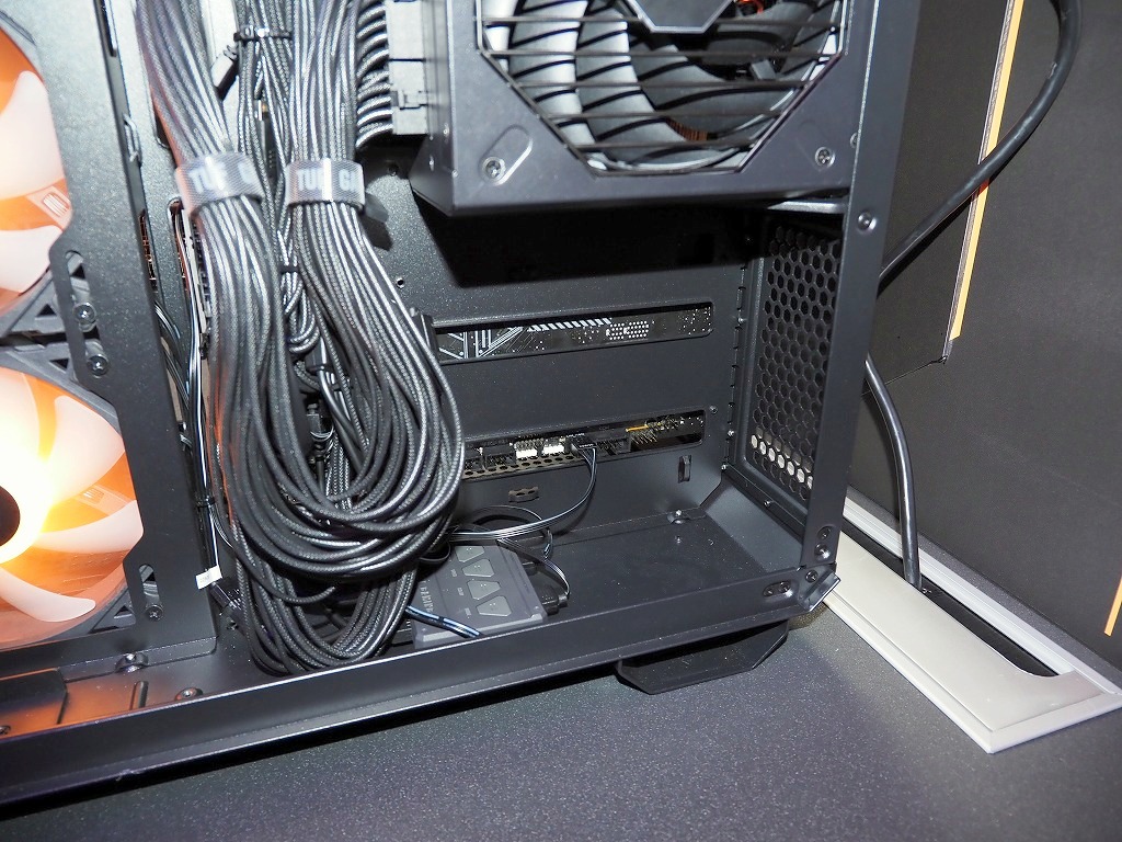 COMPUTEX：ASUS、VGAの補助電源ケーブルも隠せる「Hidden-Connector Concept」モデル披露 - エルミタージュ秋葉原