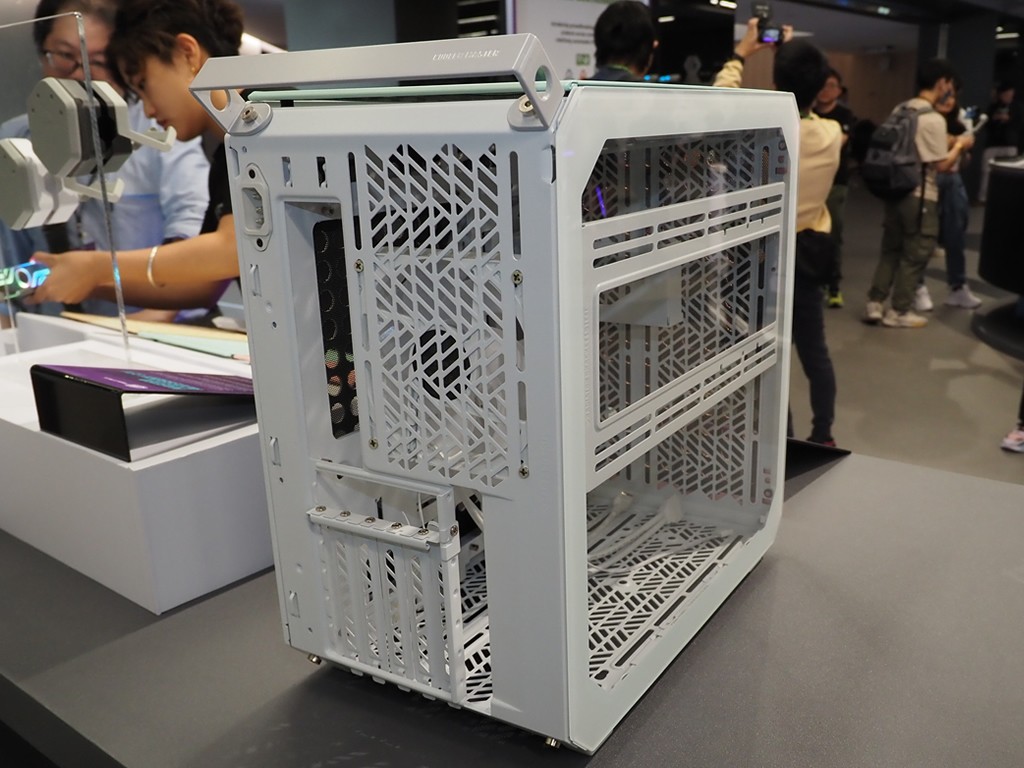 qube500_03 - エルミタージュ秋葉原