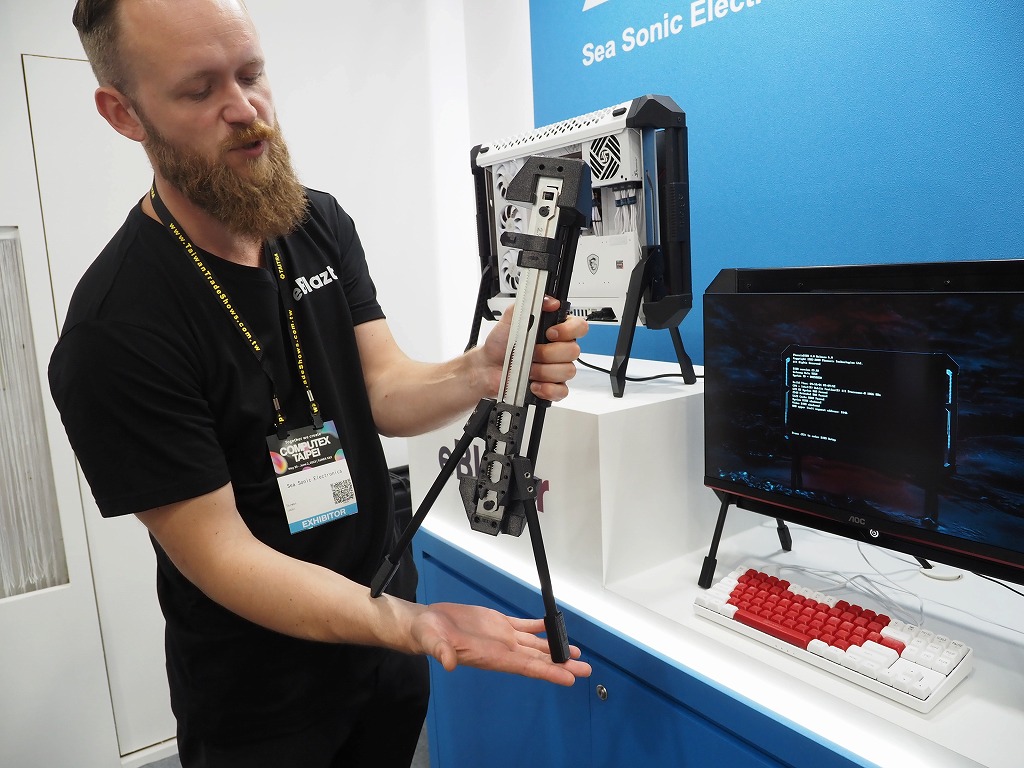 COMPUTEX：ディスプレイとゲーミングPCを融合させる薄型ケース「EBLAZTR」 - エルミタージュ秋葉原