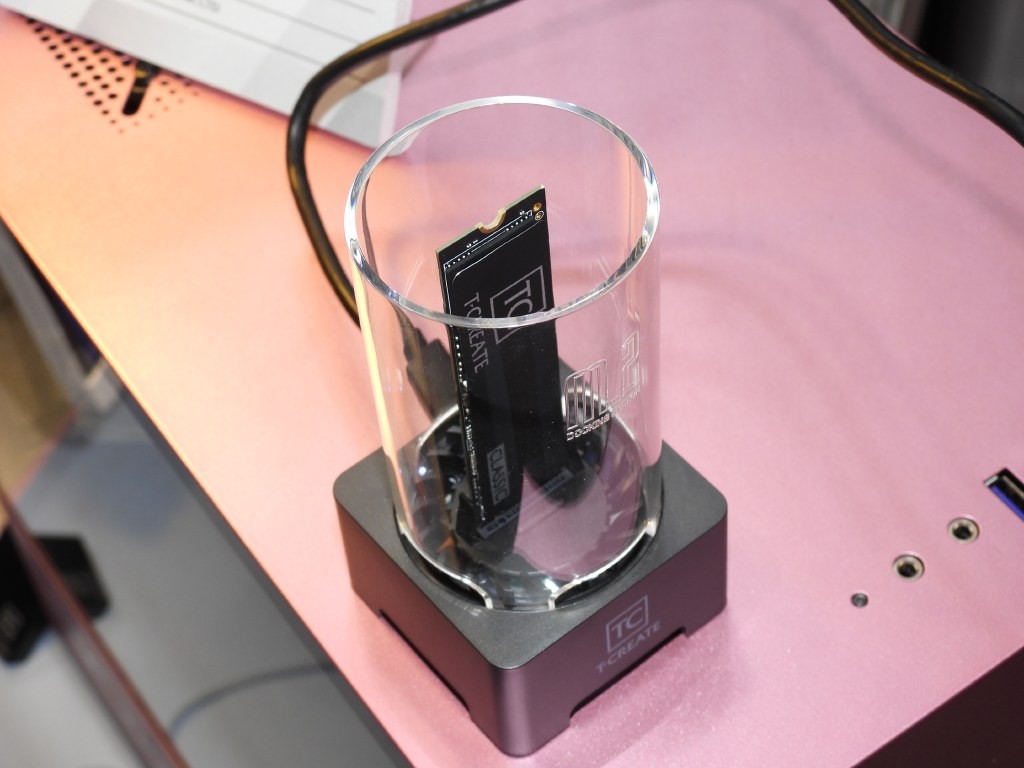 team_m2_cradle_01 - エルミタージュ秋葉原