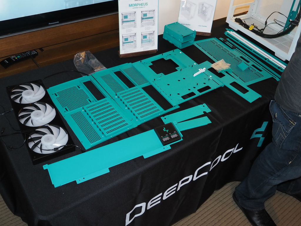 COMPUTEX：シングルチャンバとデュアルチャンバを選べるフルモジュラーPCケース、Deepcool「MORPHEUS」 - エルミタージュ秋葉原