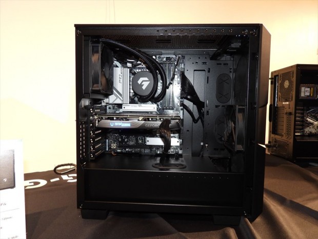 ツクモ「G-GEAR」の新型主力ミドルタワーPCケースを披露。4つのこだわりポイントをチェックする - エルミタージュ秋葉原