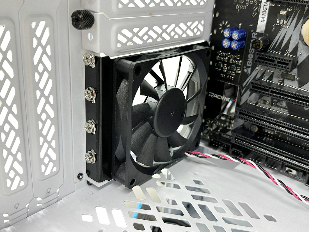 80mmファン付きPCIスロットカバーと120mmファン×2付きPCIスロットファンステイが長尾製作所から - エルミタージュ秋葉原