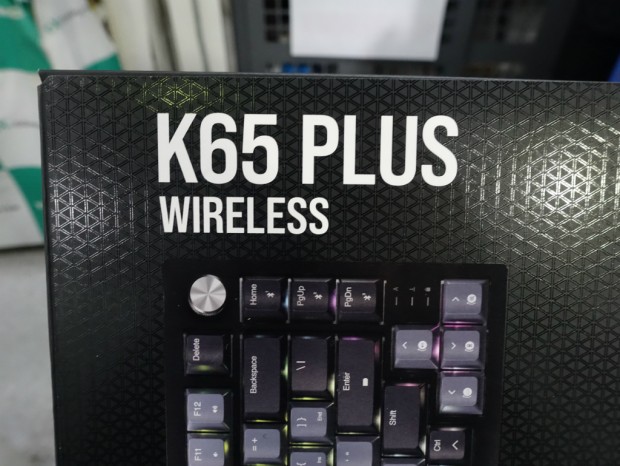 多機能ダイヤルとサウンドダンパー搭載75％キーボード、CORSAIR「K65 PLUS WIRELESS」に日本語配列登場 - エルミタージュ秋葉原
