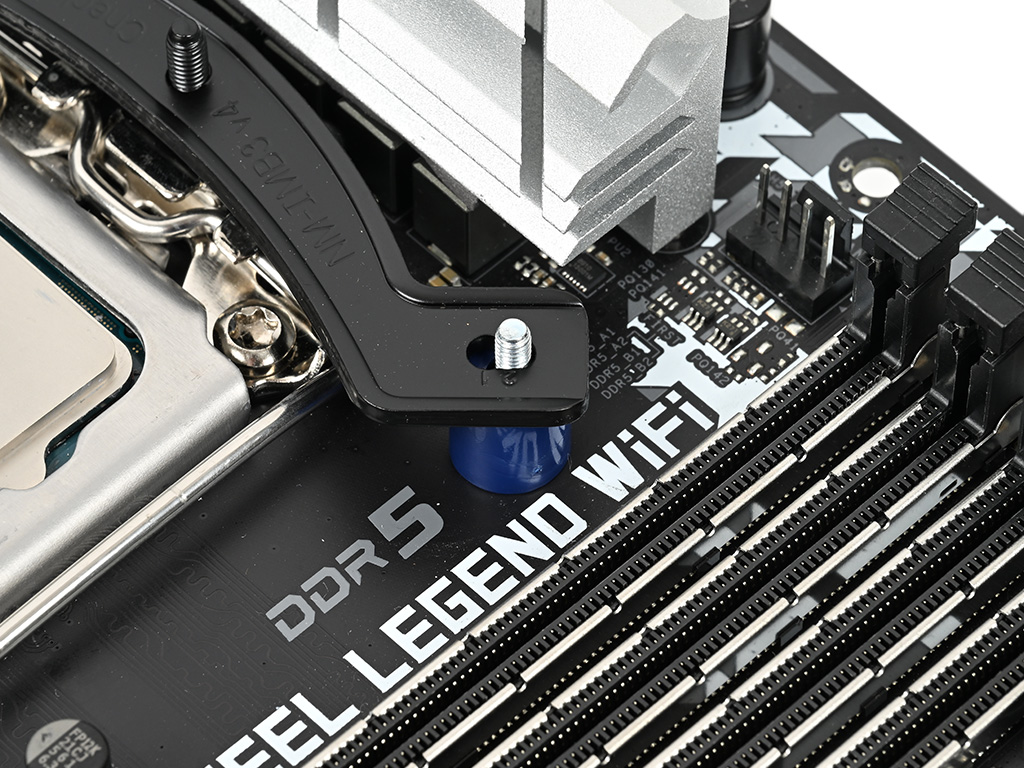 ローハイトCPUクーラー、Noctua「NH-D12L chromax.black」の冷却性能と存在価値 - エルミタージュ秋葉原