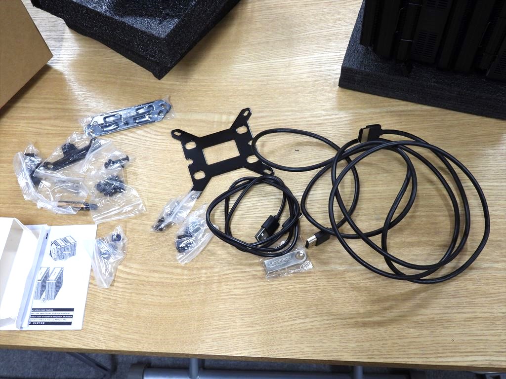 6型ディスプレイを搭載したLAMPTRON製CPUクーラーのサンプルがオリオスペックに入荷 - エルミタージュ秋葉原