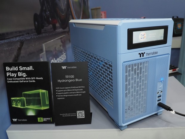 COMPUTEX：旅に連れて行くPC。Thermaltake「Travel PC TR100」は紫陽花色がよく似合う - エルミタージュ秋葉原