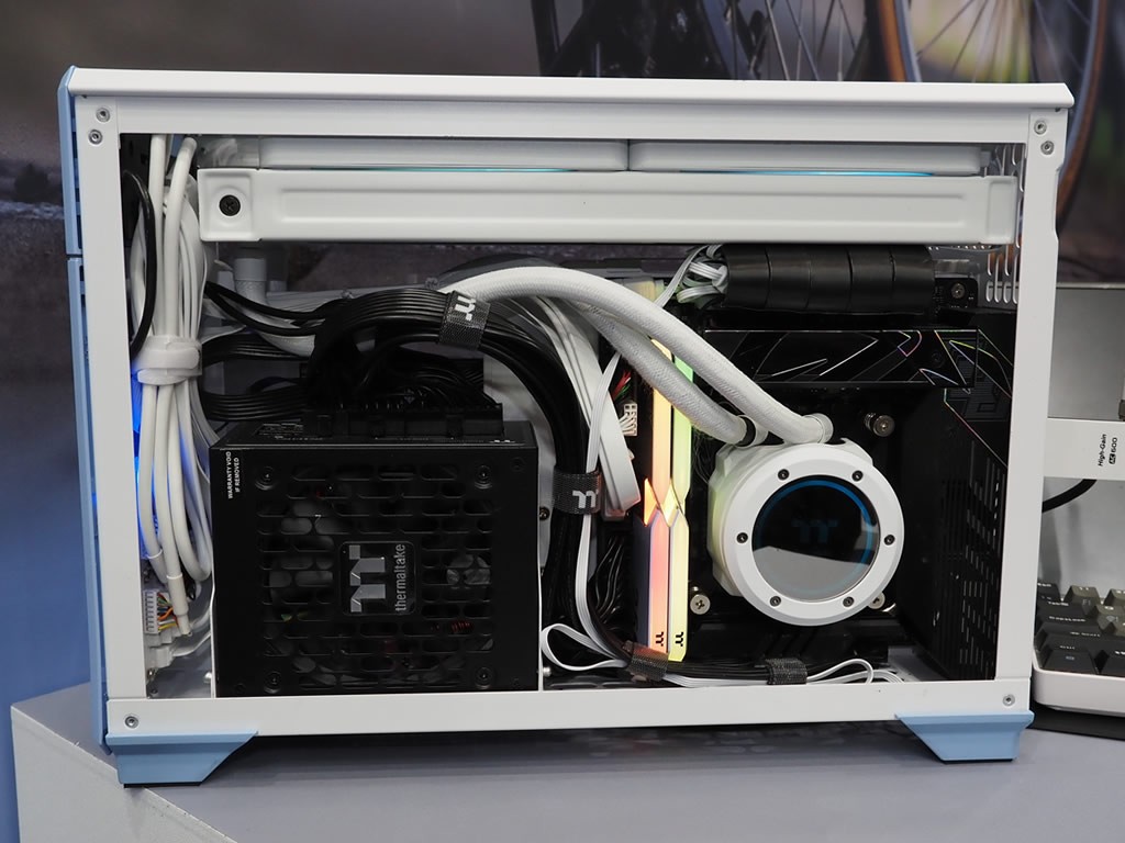 travel_pc_tr100_10 - エルミタージュ秋葉原