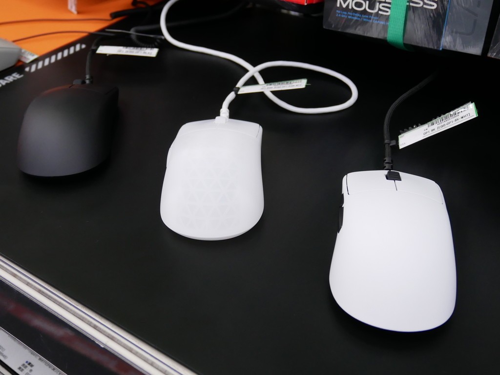 op1_akb_01 - エルミタージュ秋葉原