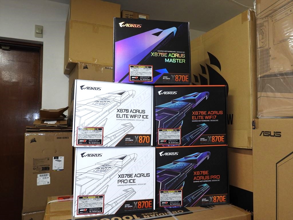 スロットまで“隙のない白”で魅せるエントリーAMD X870マザーボード、GIGABYTE「X870 AORUS ELITE WIFI7 ...